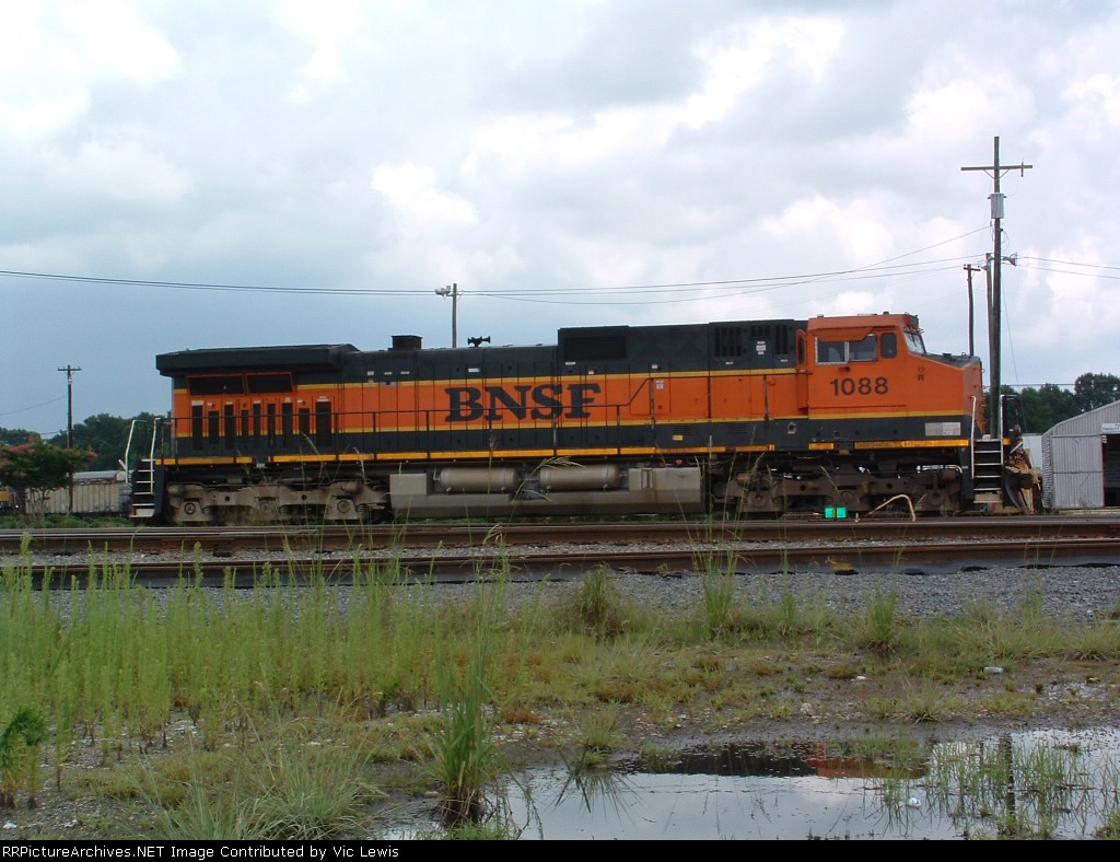 BNSF 1088 Getting new Batteries at Jax